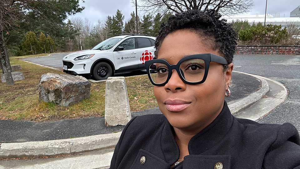 Déborah St-Victor : L’ascension d’une journaliste multi-plateforme ...